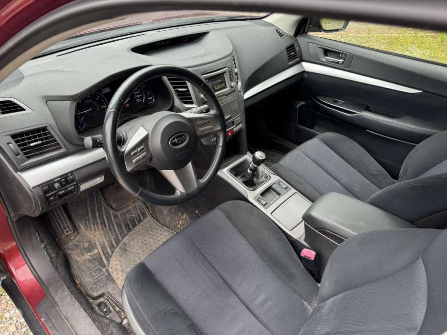 Red Subaru Outback 2012 in Alytus, with an engine capacity of 2.00 L and mileage of 309 thousand km for 2950 €, photo 8 on AUTOMOTO.COM.LV
