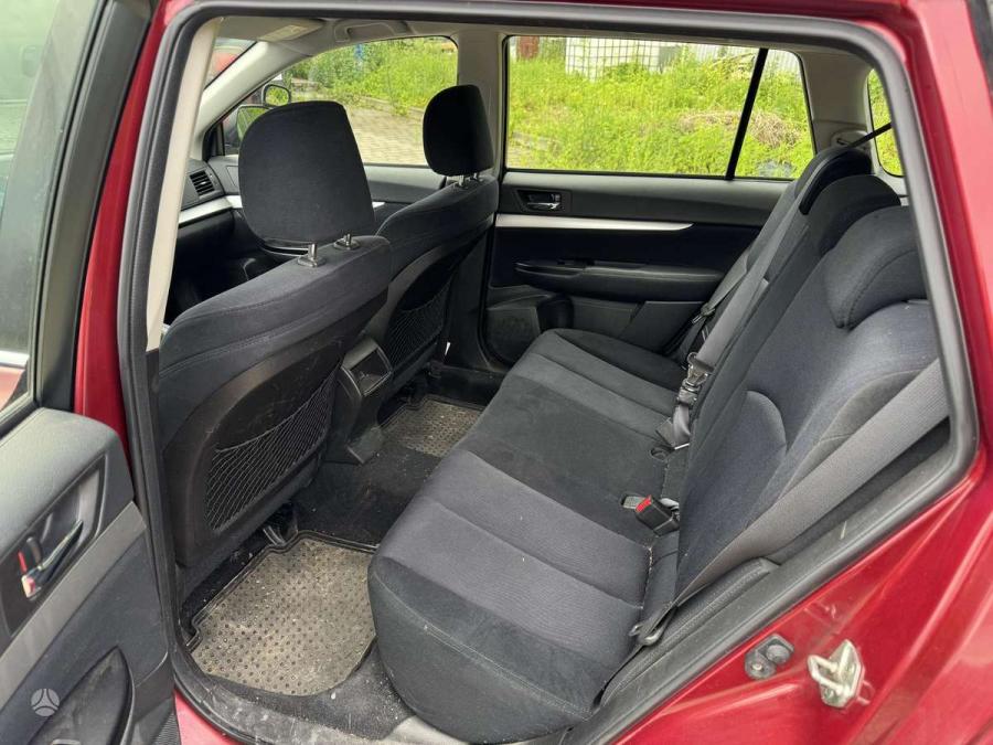 Red Subaru Outback 2012 in Alytus, with an engine capacity of 2.00 L and mileage of 309 thousand km for 2950 €, photo 11 on AUTOMOTO.COM.LV