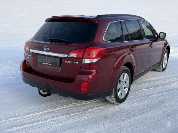 Red Subaru Outback 2013 in Vilnius, with an engine capacity of 2.50 L and mileage of 265 thousand km for 6300 €, photo 10 on AUTOMOTO.COM.LV