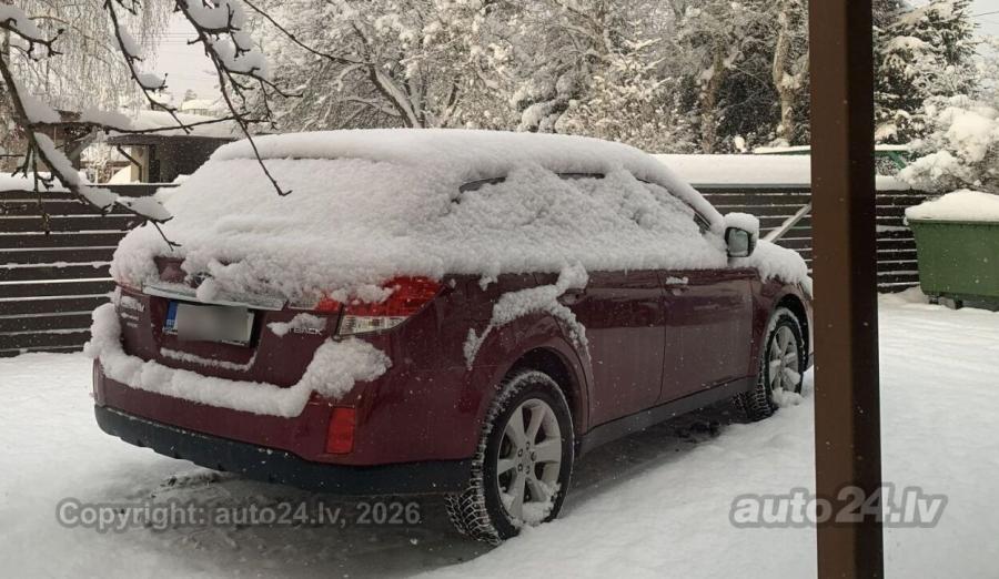 Red Subaru Outback 2013 in Tallinn, with an engine capacity of 2.50 L and mileage of 180 thousand km for 6500 €, photo 10 on AUTOMOTO.COM.LV