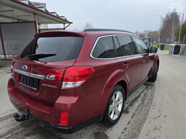 Red Subaru Outback 2013 in Kretinga, with an engine capacity of 2.50 L and mileage of 325 thousand km for 3250 €, photo 3 on AUTOMOTO.COM.LV