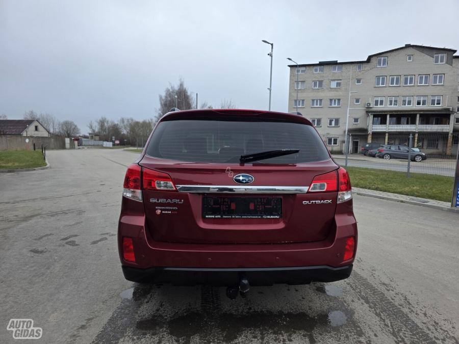 Red Subaru Outback 2013 in Kretinga, with an engine capacity of 2.50 L and mileage of 325 thousand km for 3250 €, photo 6 on AUTOMOTO.COM.LV