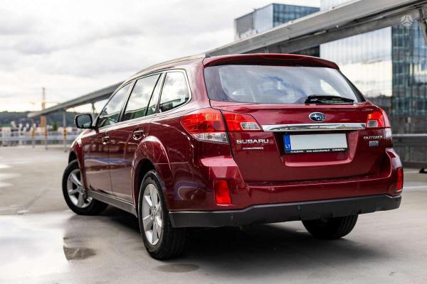 Sarkans Subaru Outback 2013 Viļņa, ar dzinēja tilpumu 2.00 L un nobraukumu 172 tūkst. km par 8000 €, foto 4 vietnē AUTOMOTO.COM.LV
