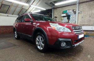 Sarkans Subaru Outback 2014 Kauņa, ar dzinēja tilpumu 2.50 L un nobraukumu 134 tūkst. km par 7500 €, foto  vietnē AUTOMOTO.COM.LV