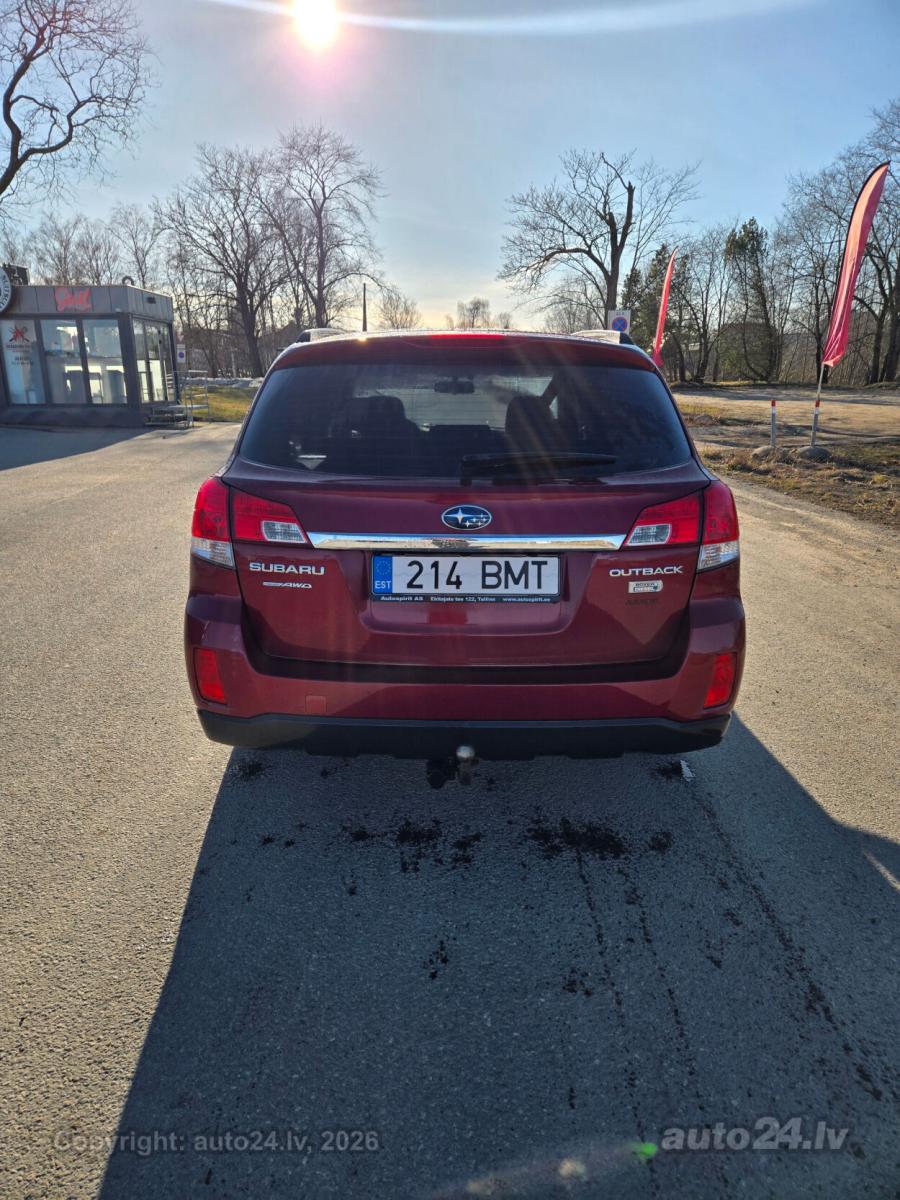 Sarkans Subaru Outback 2014 Tallina, ar dzinēja tilpumu 2.00 L un nobraukumu 83 tūkst. km par 13000 €, foto 5 vietnē AUTOMOTO.COM.LV