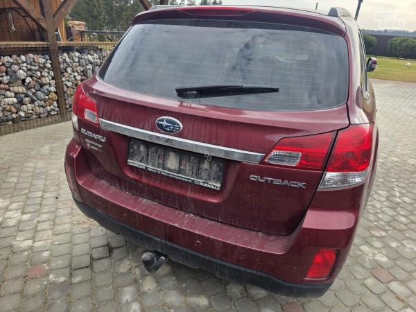 Red Subaru Outback 2014 in Kretinga, with an engine capacity of 2.50 L and mileage of 334 thousand km for 3600 €, photo 4 on AUTOMOTO.COM.LV
