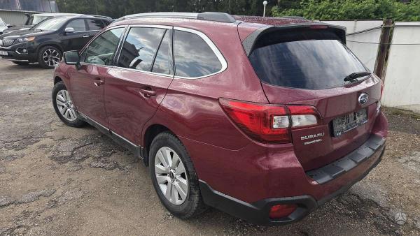 Red Subaru Outback 2016 in Utena, with an engine capacity of 2.00 L and mileage of 161 thousand km for 5950 €, photo 4 on AUTOMOTO.COM.LV