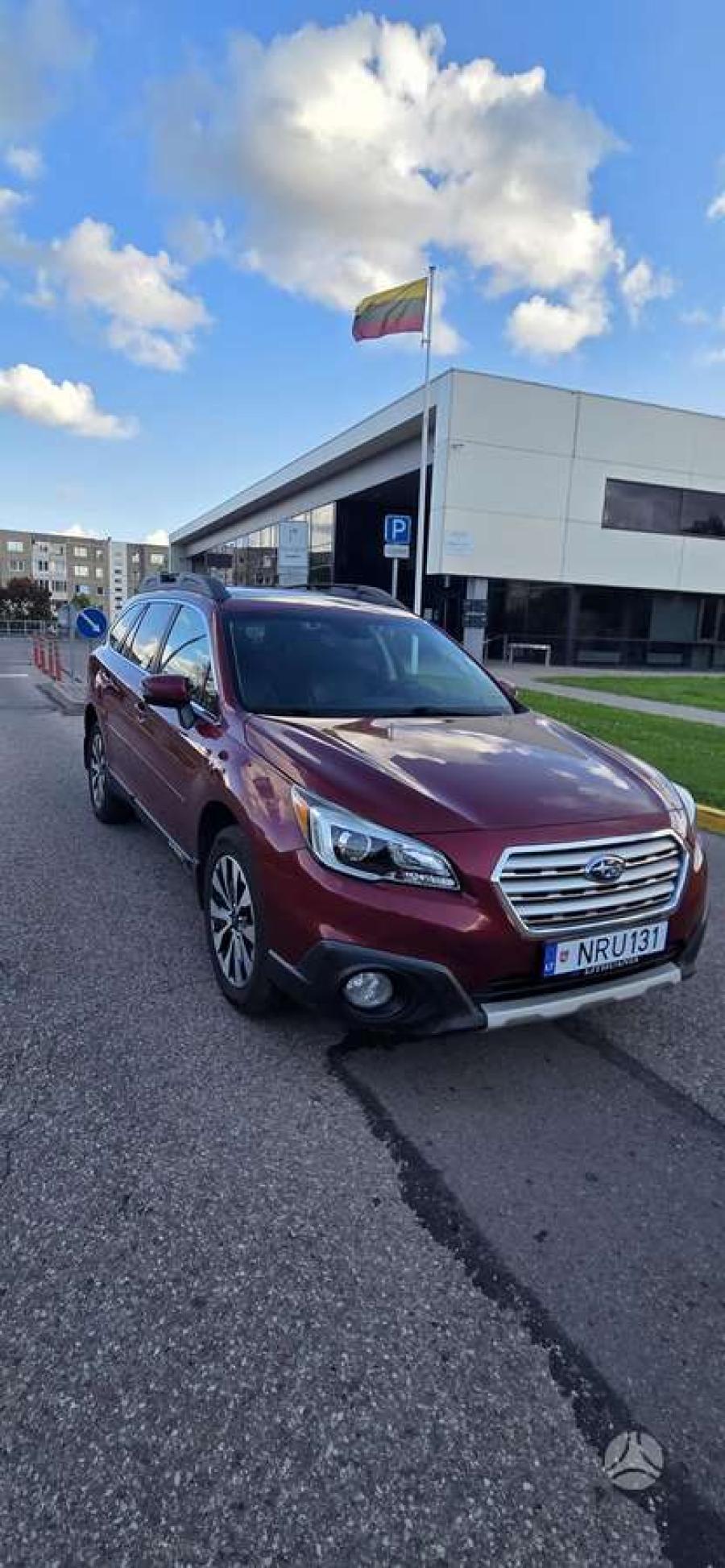 Red Subaru Outback 2017 in Vilnius, with an engine capacity of 2.50 L and mileage of 215 thousand km for 13000 €, photo 3 on AUTOMOTO.COM.LV