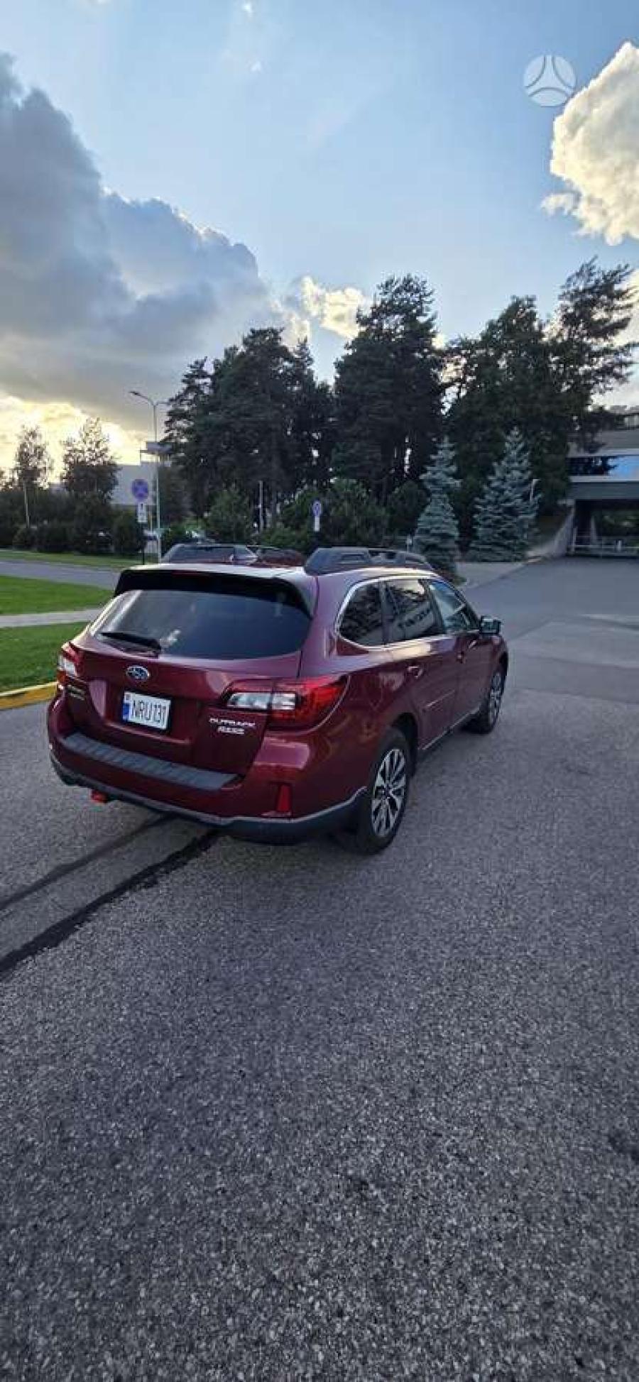 Red Subaru Outback 2017 in Vilnius, with an engine capacity of 2.50 L and mileage of 215 thousand km for 13000 €, photo 5 on AUTOMOTO.COM.LV