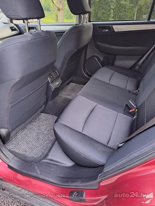 Red Subaru Outback 2018 in Rakvere, with an engine capacity of 2.50 L and mileage of 206 thousand km for 12600 €, photo 6 on AUTOMOTO.COM.LV