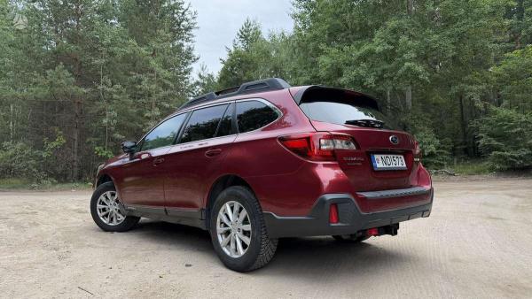 Red Subaru Outback 2018 in Vilnius, with an engine capacity of 2.50 L and mileage of 164 thousand km for 15800 €, photo 3 on AUTOMOTO.COM.LV