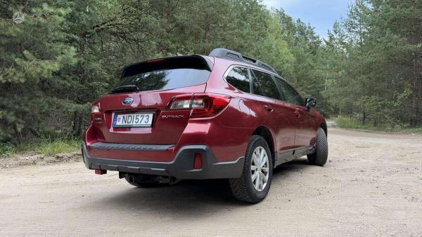 Red Subaru Outback 2018 in Vilnius, with an engine capacity of 2.50 L and mileage of 164 thousand km for 15800 €, photo 4 on AUTOMOTO.COM.LV