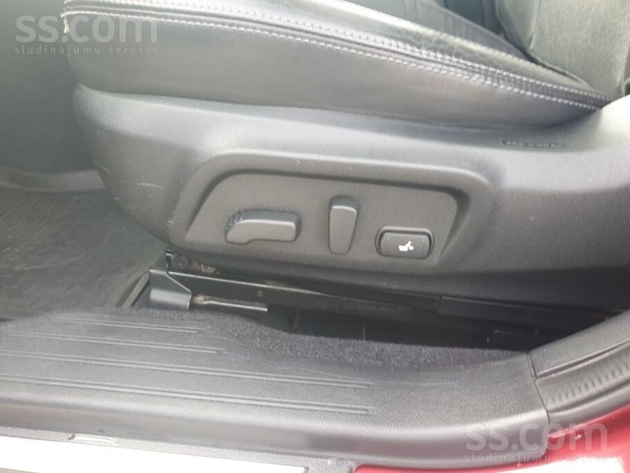 Red Subaru Outback 2018 in Riga, with an engine capacity of 2.00 L and mileage of 114 thousand km for 16000 €, photo 17 on AUTOMOTO.COM.LV