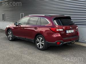 Red Subaru Outback 2018 in Riga, with an engine capacity of 2.50 L and mileage of 158 thousand km for 15900 €, photo 4 on AUTOMOTO.COM.LV