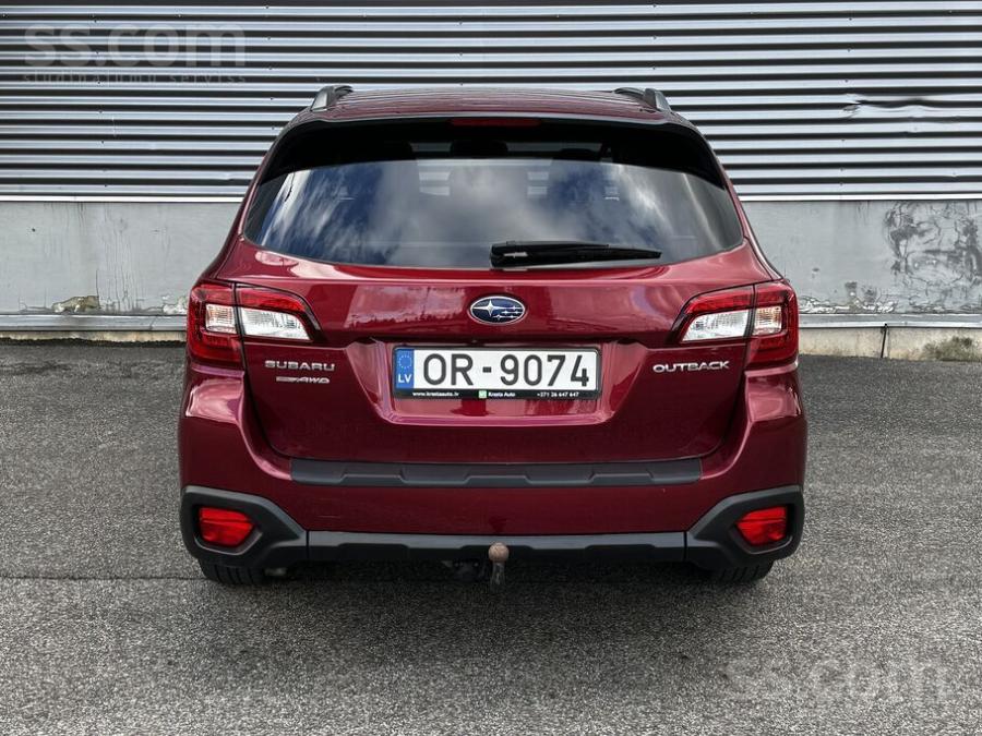 Red Subaru Outback 2018 in Riga, with an engine capacity of 2.50 L and mileage of 158 thousand km for 15900 €, photo 5 on AUTOMOTO.COM.LV