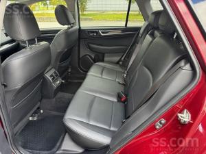 Red Subaru Outback 2018 in Riga, with an engine capacity of 2.50 L and mileage of 158 thousand km for 15900 €, photo 11 on AUTOMOTO.COM.LV