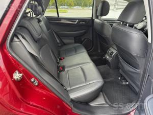 Red Subaru Outback 2018 in Riga, with an engine capacity of 2.50 L and mileage of 158 thousand km for 15900 €, photo 12 on AUTOMOTO.COM.LV