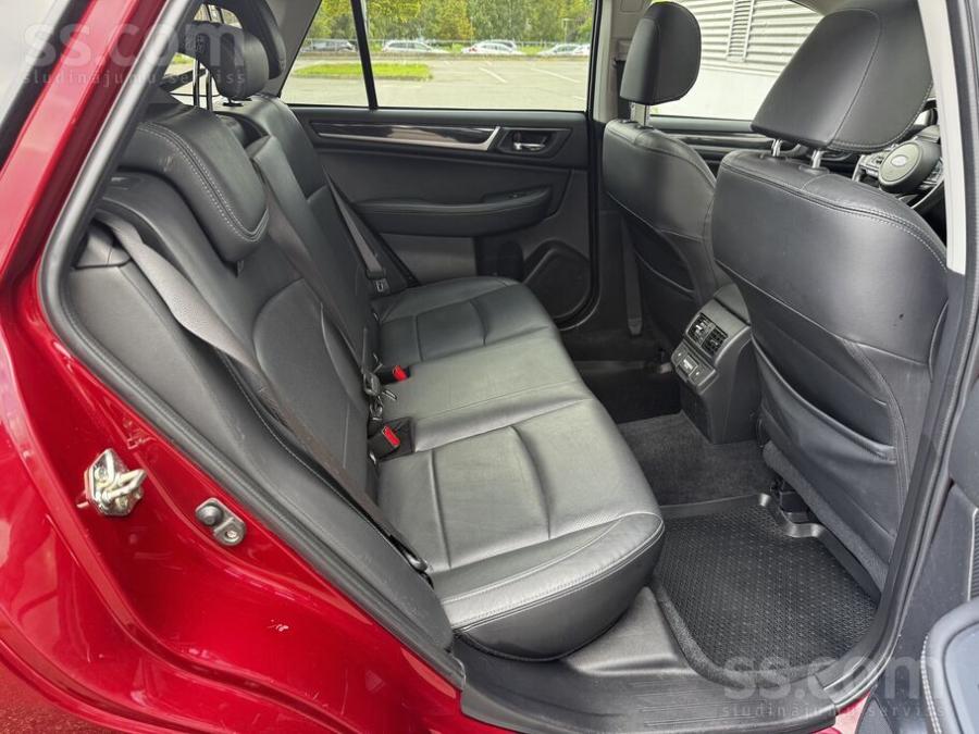 Red Subaru Outback 2018 in Riga, with an engine capacity of 2.50 L and mileage of 158 thousand km for 15900 €, photo 12 on AUTOMOTO.COM.LV