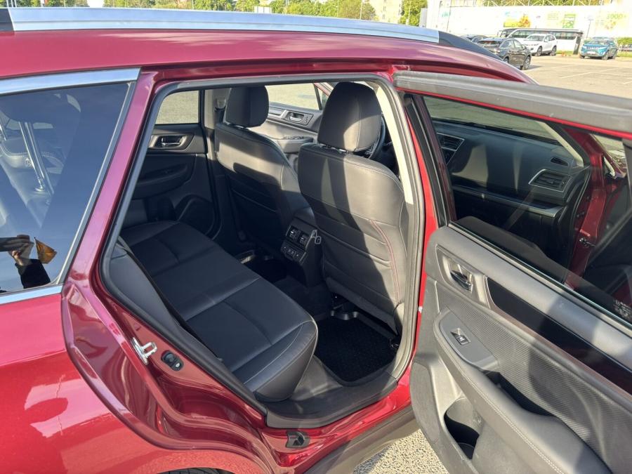 Red Subaru Outback 2019 in Vilnius, with an engine capacity of 2.50 L and mileage of 68 thousand km for 15900 €, photo 12 on AUTOMOTO.COM.LV