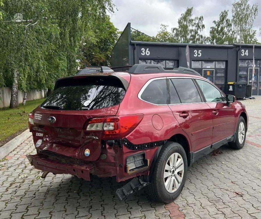 Red Subaru Outback 2019 in Siauliai, with an engine capacity of 2.50 L and mileage of 244 thousand km for 7800 €, photo 5 on AUTOMOTO.COM.LV