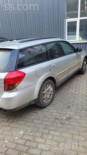 Subaru Outback 2004 in Riga, with an engine capacity of 2.50 L and mileage of 377 thousand km for 1500 €, photo 5 on AUTOMOTO.COM.LV