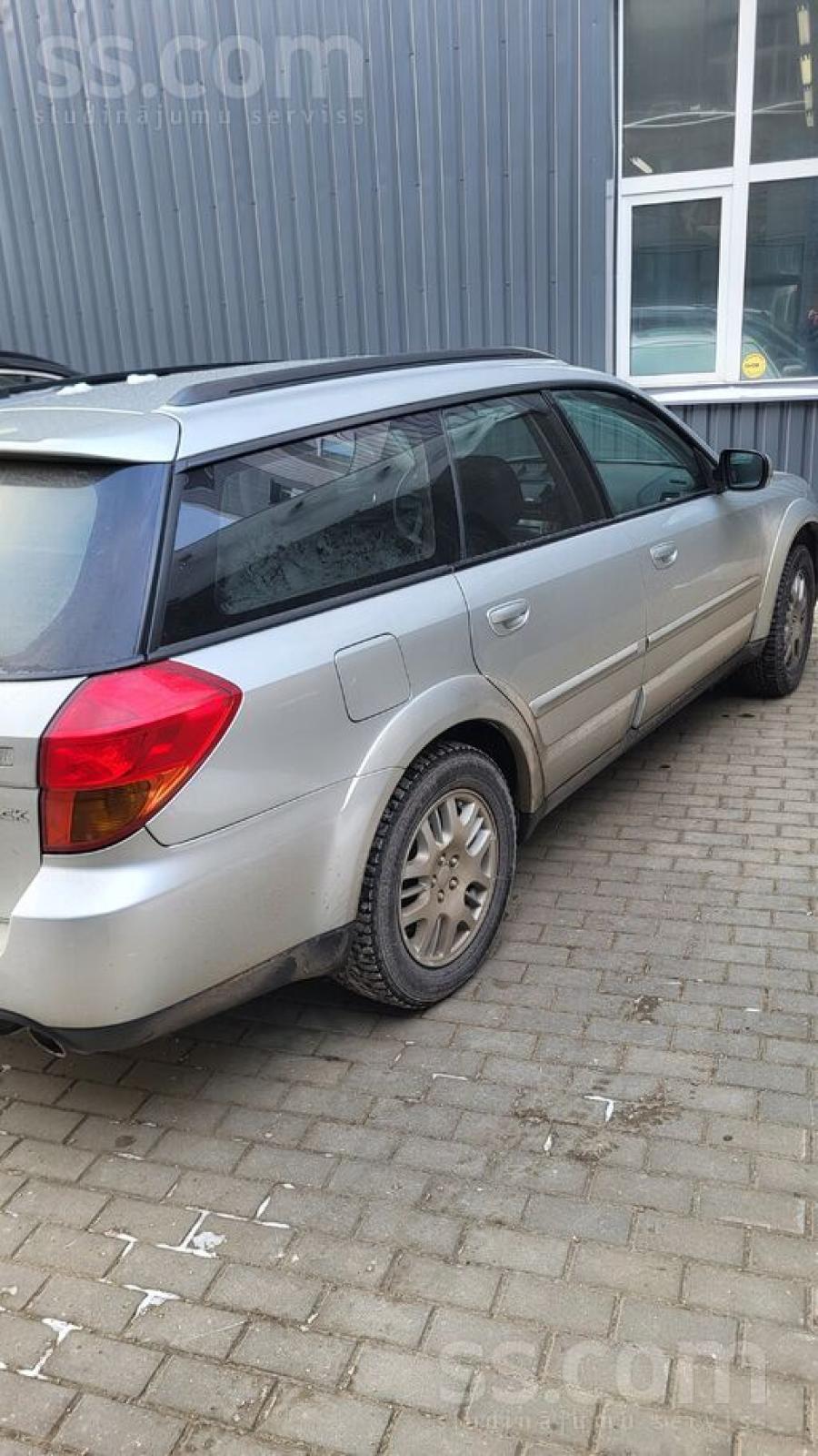 Subaru Outback 2004 in Riga, with an engine capacity of 2.50 L and mileage of 377 thousand km for 1500 €, photo 5 on AUTOMOTO.COM.LV
