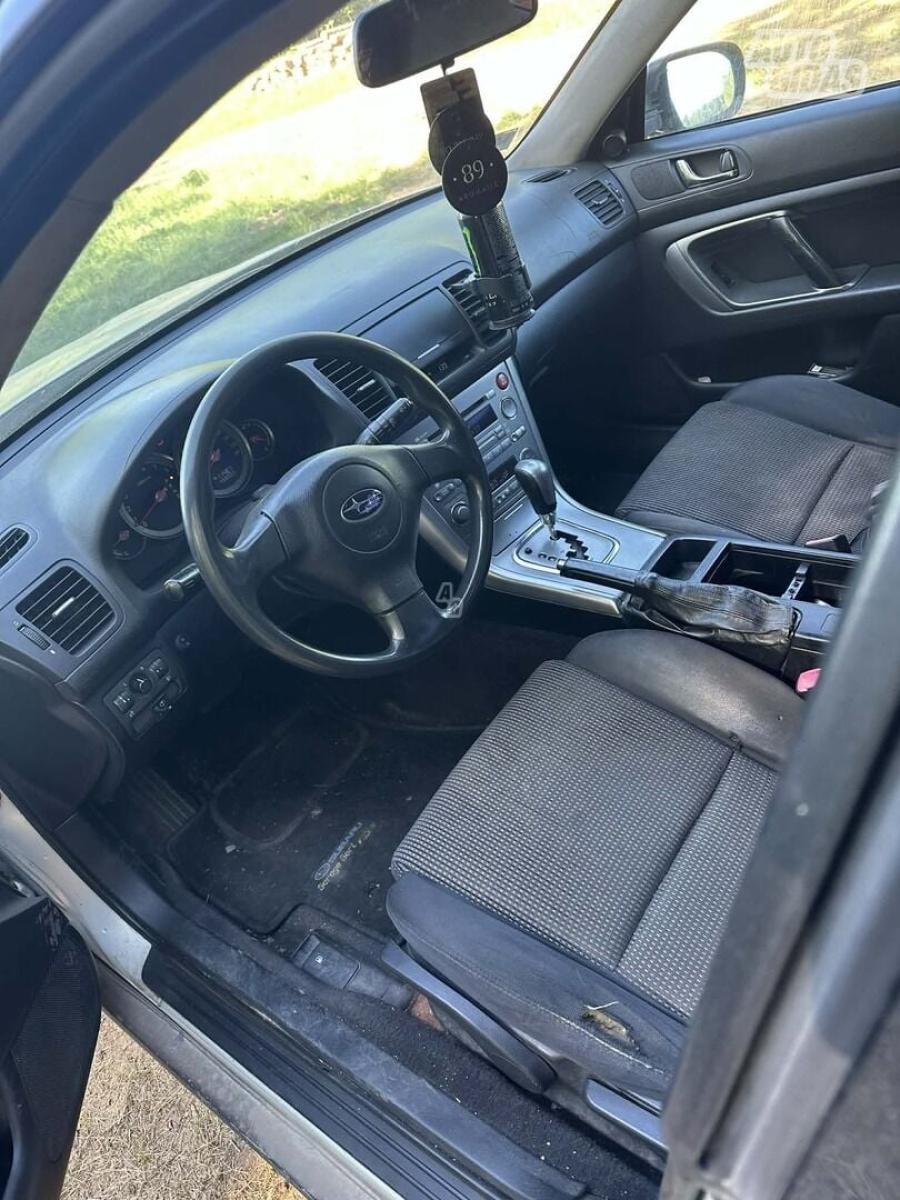 Subaru Outback 2004 in Silute, with an engine capacity of 2.50 L and mileage of 300 thousand km for 1000 €, photo 7 on AUTOMOTO.COM.LV