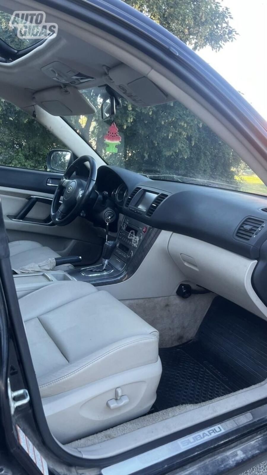 Subaru Outback 2004 in Silute, with an engine capacity of 3.00 L and mileage of 387 thousand km for 1999 €, photo 16 on AUTOMOTO.COM.LV