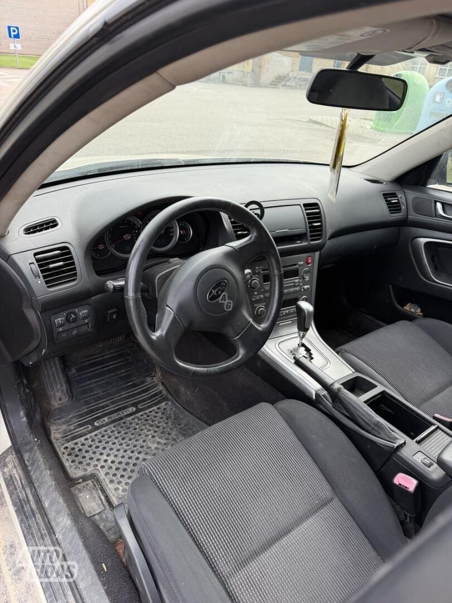 Subaru Outback 2005 in Kaunas, with an engine capacity of 2.50 L and mileage of 377 thousand km for 1500 €, photo 8 on AUTOMOTO.COM.LV