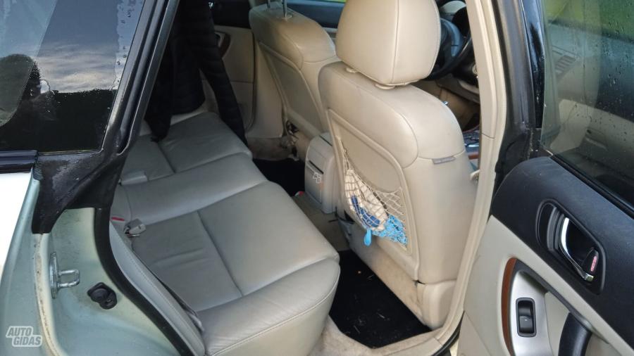 Subaru Outback 2005 in Utena, with an engine capacity of 2.50 L and mileage of 360 thousand km for 2300 €, photo 8 on AUTOMOTO.COM.LV