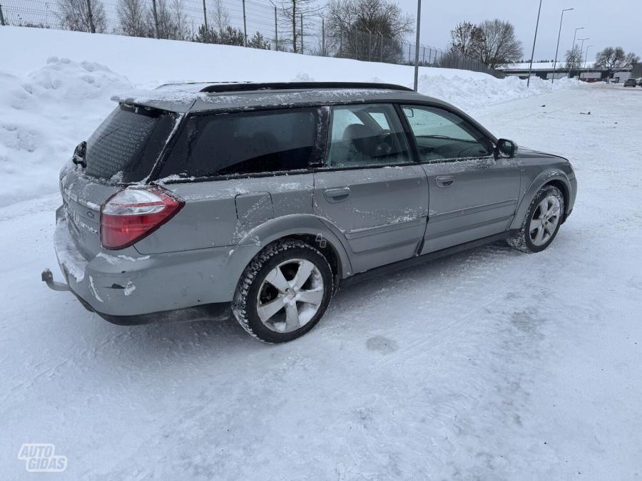 Subaru Outback 2008 in Vilnius, with an engine capacity of 2.50 L and mileage of 558 thousand km for 2100 €, photo 4 on AUTOMOTO.COM.LV