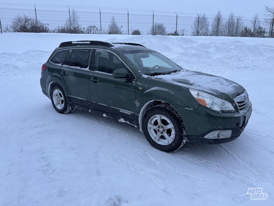 Subaru Outback 2010 in Vilnius, with an engine capacity of 2.50 L and mileage of 257 thousand km for 4150 €, photo 3 on AUTOMOTO.COM.LV