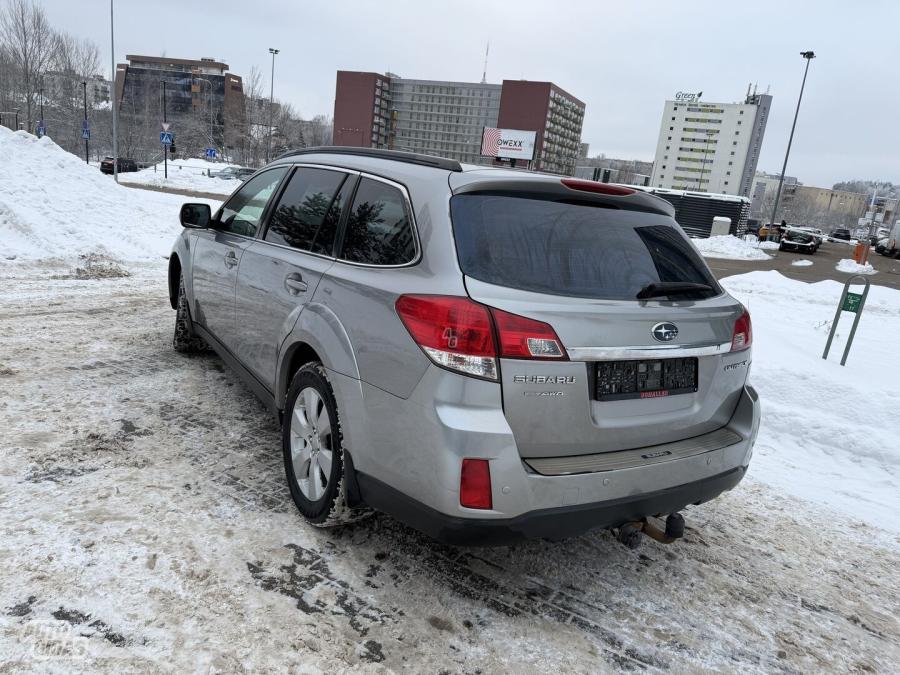 Subaru Outback 2010 Viļņa, ar dzinēja tilpumu 2.50 L un nobraukumu 182 tūkst. km par 4600 €, foto 9 vietnē AUTOMOTO.COM.LV