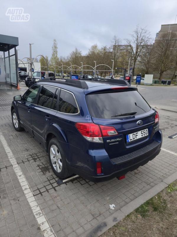 Subaru Outback 2010 in Vilnius, with an engine capacity of 3.60 L and mileage of 179 thousand km for 7800 €, photo 3 on AUTOMOTO.COM.LV
