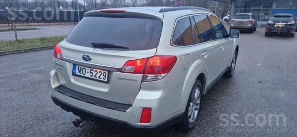 Subaru Outback 2011 Rīga, ar dzinēja tilpumu 2.50 L un nobraukumu 251 tūkst. km par 7000 €, foto 8 vietnē AUTOMOTO.COM.LV