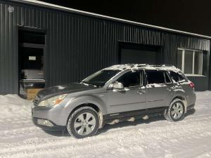 Subaru Outback 2011 in Vilnius, with an engine capacity of 2.49 L and mileage of 300 thousand km for 3450 €, photo  on AUTOMOTO.COM.LV