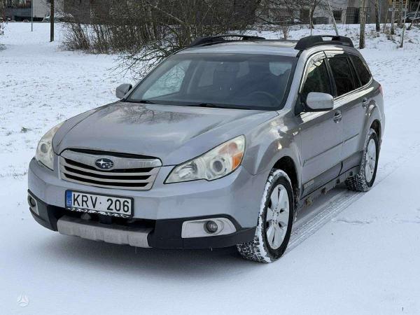Subaru Outback 2011 in Vilnius, with an engine capacity of 2.49 L and mileage of 300 thousand km for 3450 €, photo 7 on AUTOMOTO.COM.LV