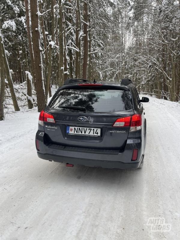 Subaru Outback 2011 in Vilnius, with an engine capacity of 2.50 L and mileage of 256 thousand km for 5750 €, photo 4 on AUTOMOTO.COM.LV