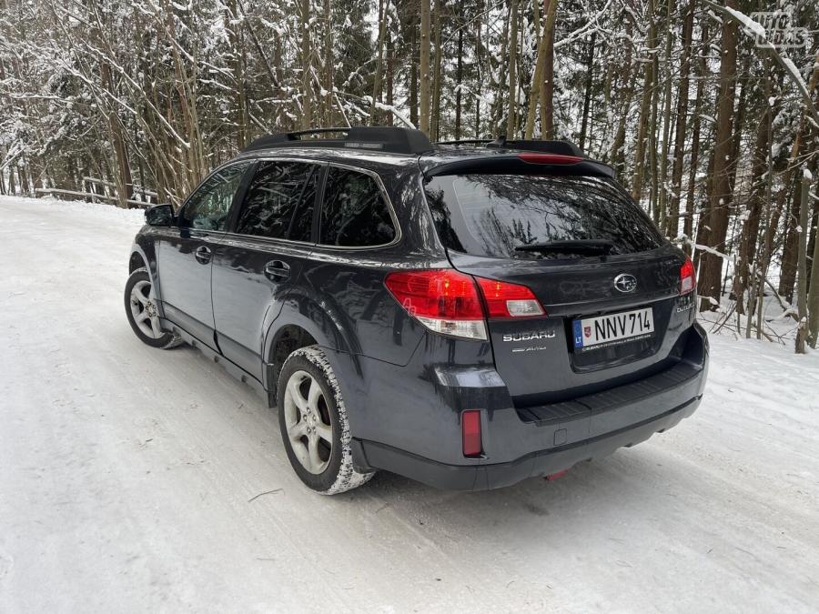 Subaru Outback 2011 in Vilnius, with an engine capacity of 2.50 L and mileage of 256 thousand km for 5750 €, photo 6 on AUTOMOTO.COM.LV