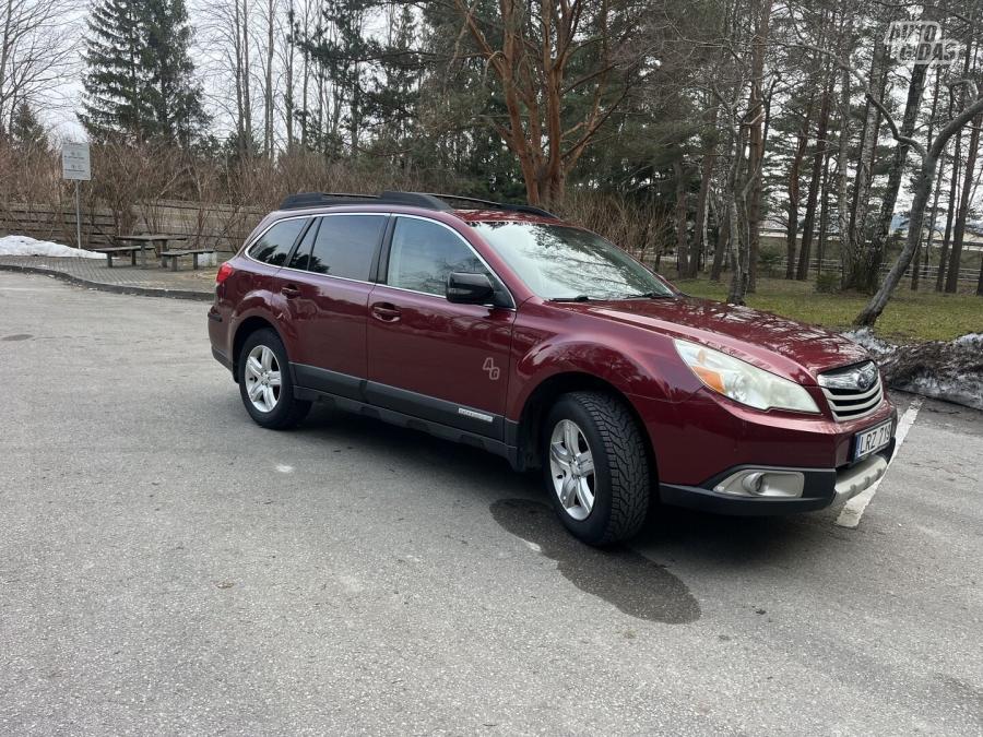 Subaru Outback 2011 in Kretinga, with an engine capacity of 2.50 L and mileage of 272 thousand km for 4350 €, photo 2 on AUTOMOTO.COM.LV