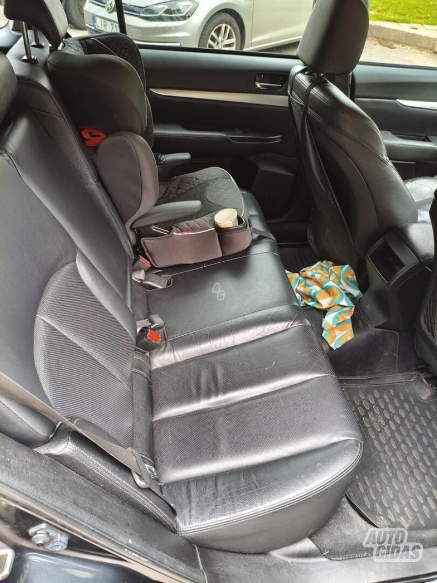 Subaru Outback 2011 in Vilnius, with an engine capacity of 2.00 L and mileage of 370 thousand km for 1050 €, photo 6 on AUTOMOTO.COM.LV