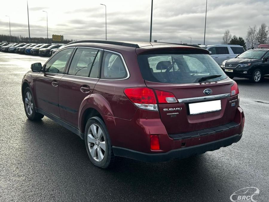 Subaru Outback 2012 in Vilnius, with an engine capacity of 2.00 L and mileage of 464 thousand km for 1400 €, photo 4 on AUTOMOTO.COM.LV