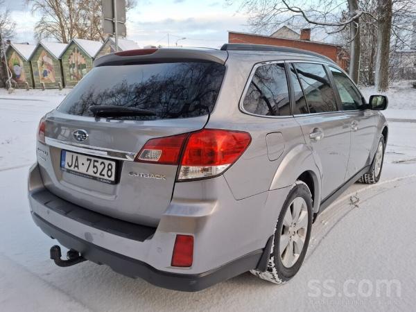 Subaru Outback 2012 in Jekabpils, with an engine capacity of 2.50 L and mileage of 242 thousand km for 4950 €, photo 5 on AUTOMOTO.COM.LV