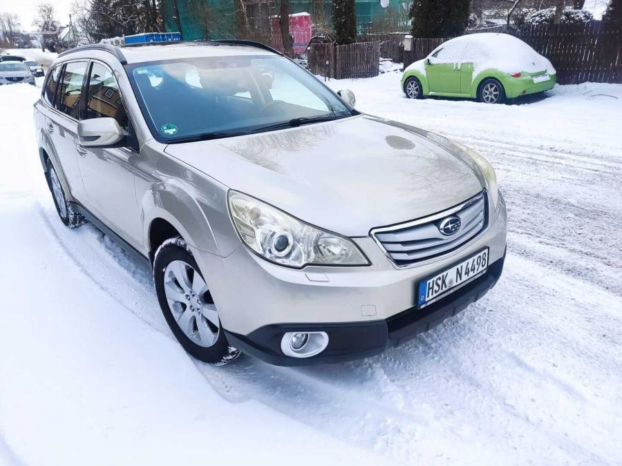Subaru Outback 2012 in Utena, with an engine capacity of 2.50 L and mileage of 206 thousand km for 6300 €, photo 1 on AUTOMOTO.COM.LV