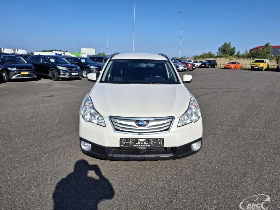 Subaru Outback 2013 in Vilnius, with an engine capacity of 2.46 L and mileage of 260 thousand km for 5900 €, photo 3 on AUTOMOTO.COM.LV