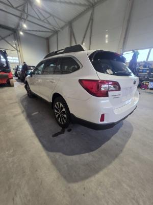 Subaru Outback 2015 in Klaipeda, with an engine capacity of 0.00 L and mileage of 0 thousand km for 5700 €, photo 3 on AUTOMOTO.COM.LV