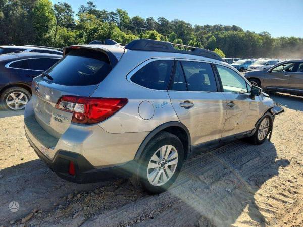 Subaru Outback 2018 in Alytus, with an engine capacity of 2.50 L and mileage of 214 thousand km for 5800 €, photo 3 on AUTOMOTO.COM.LV