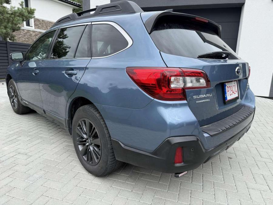 Subaru Outback 2018 in Klaipeda, with an engine capacity of 3.63 L and mileage of 200 thousand km for 17500 €, photo 9 on AUTOMOTO.COM.LV
