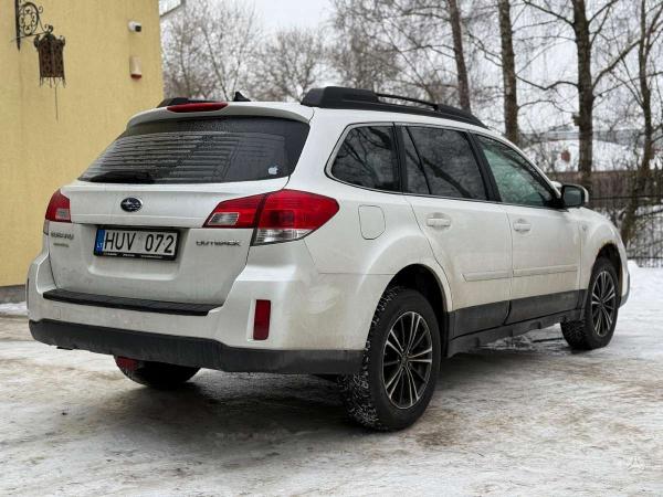 Balts Subaru Outback 2014 Viļņa, ar dzinēja tilpumu 2.52 L un nobraukumu 137 tūkst. km par 8100 €, foto 2 vietnē AUTOMOTO.COM.LV