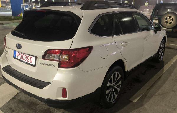 White Subaru Outback 2015 in Kaunas, with an engine capacity of 2.50 L and mileage of 43 thousand km for 13999 €, photo 4 on AUTOMOTO.COM.LV